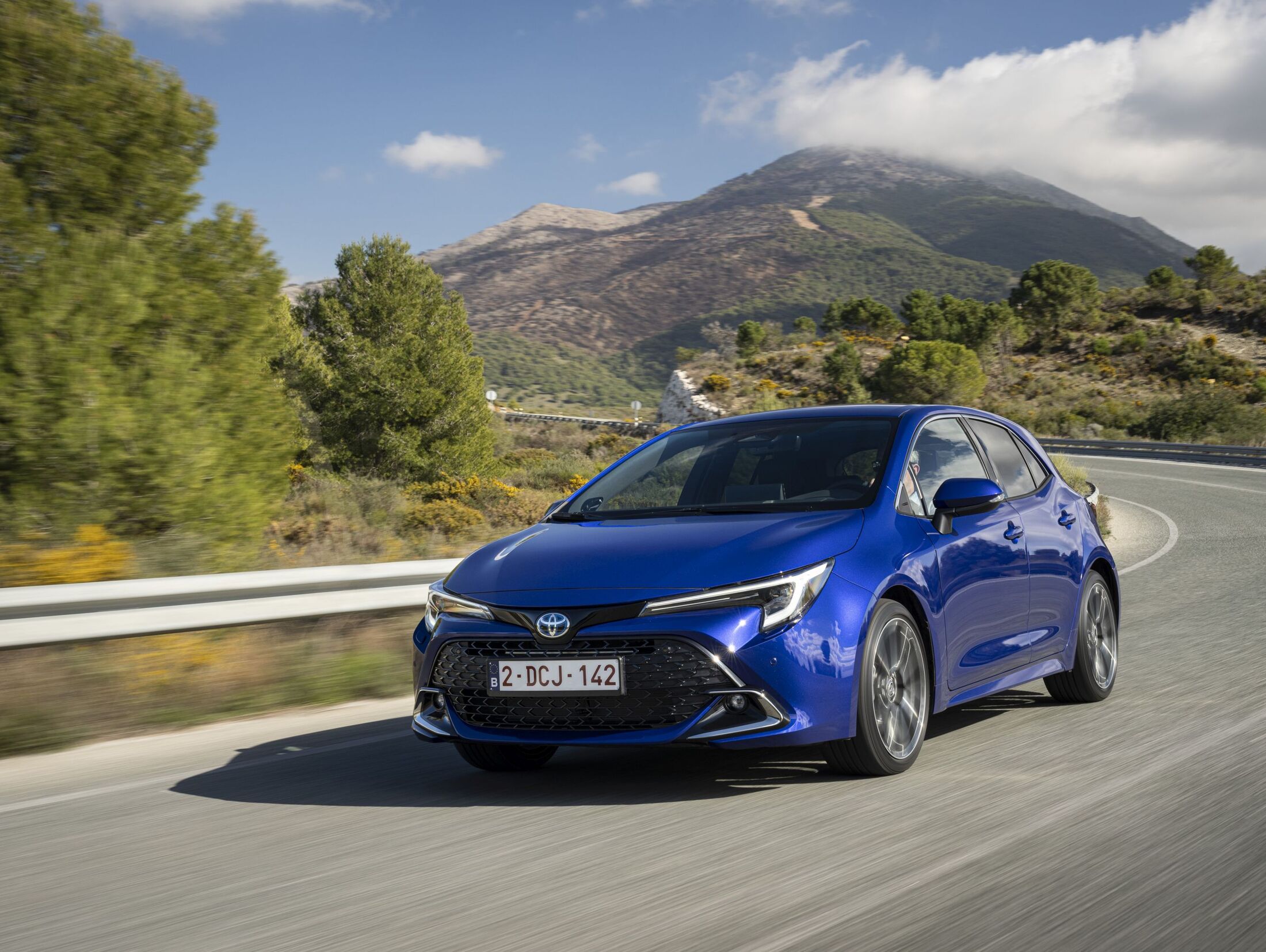 Toyota corolla hybrid blue store