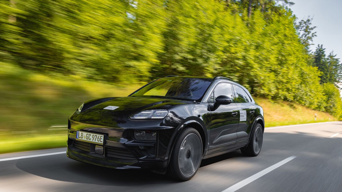 Porsche macan e hybrid store